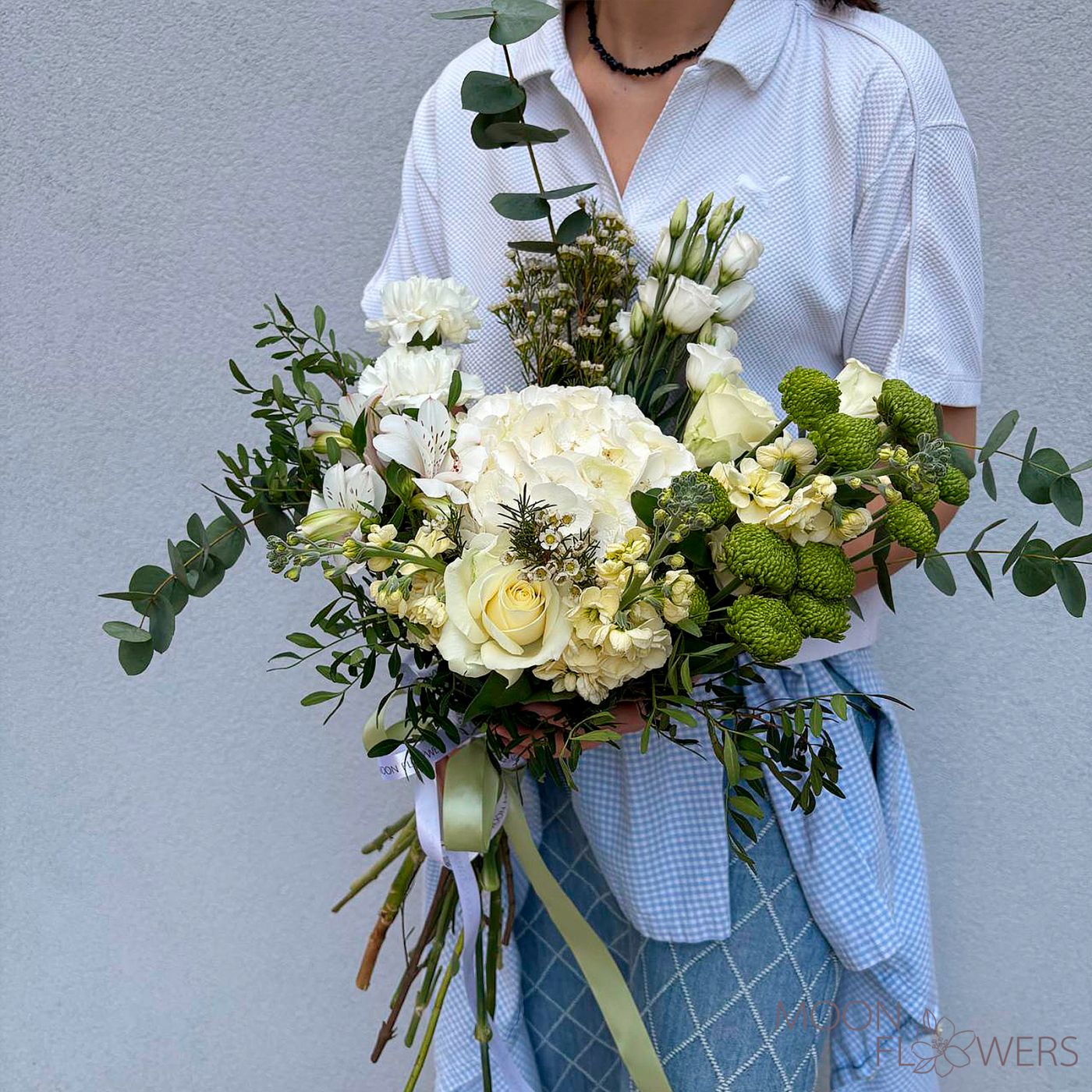 Buchet hortensie albă, eustoma, garoafă - Livrare Flori Chișinău