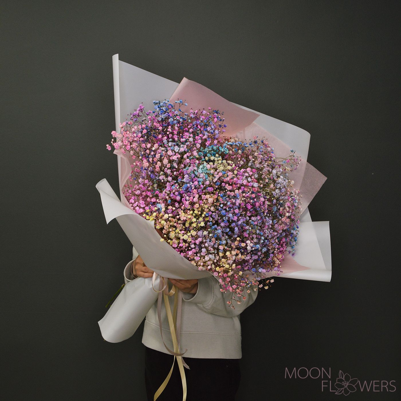 Buchet din gipsofila multicolora - livrare flori Chișinău